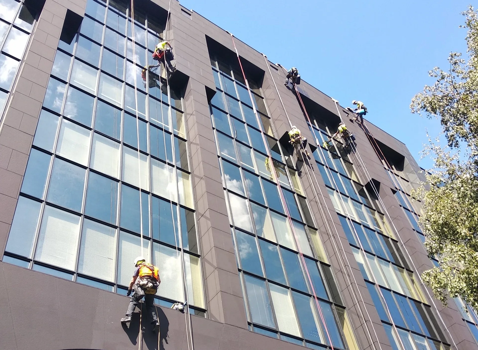 High-Level Painting London| Rope Access - Peak Access